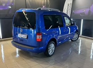 Blue Volkswagen Caddy 2015 in Vilnius, with an engine capacity of 1.60 L and mileage of 227 thousand km for 9250 €, photo 3 on AUTOMOTO.COM.LV