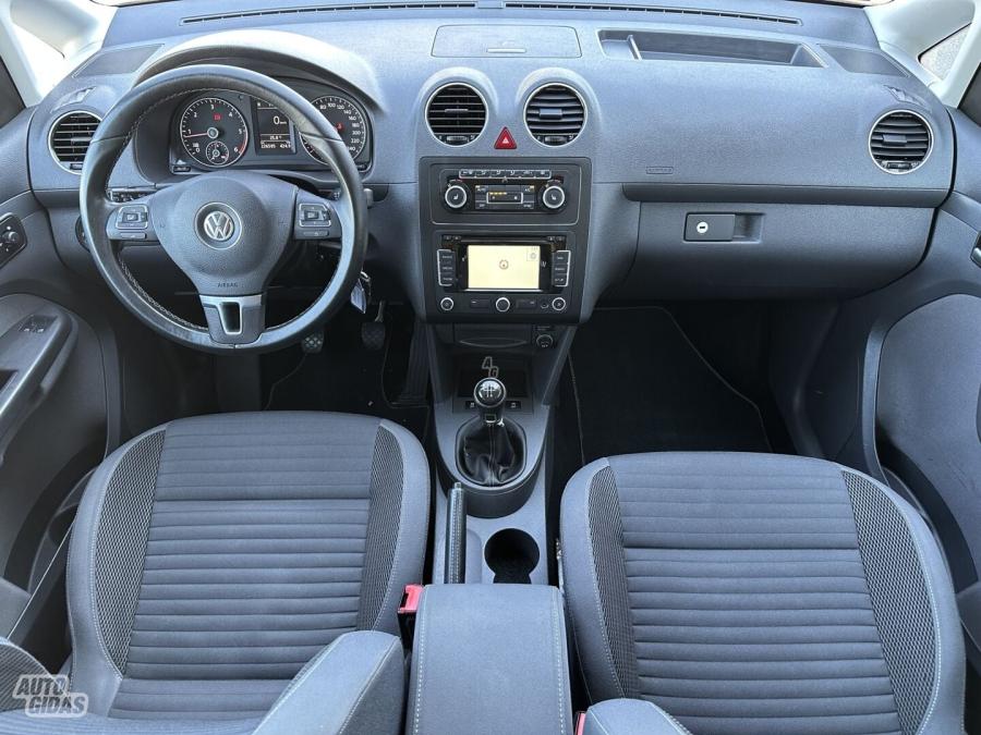 Blue Volkswagen Caddy 2015 in Avizieniai, with an engine capacity of 1.60 L and mileage of 227 thousand km for 9250 €, photo 4 on AUTOMOTO.COM.LV