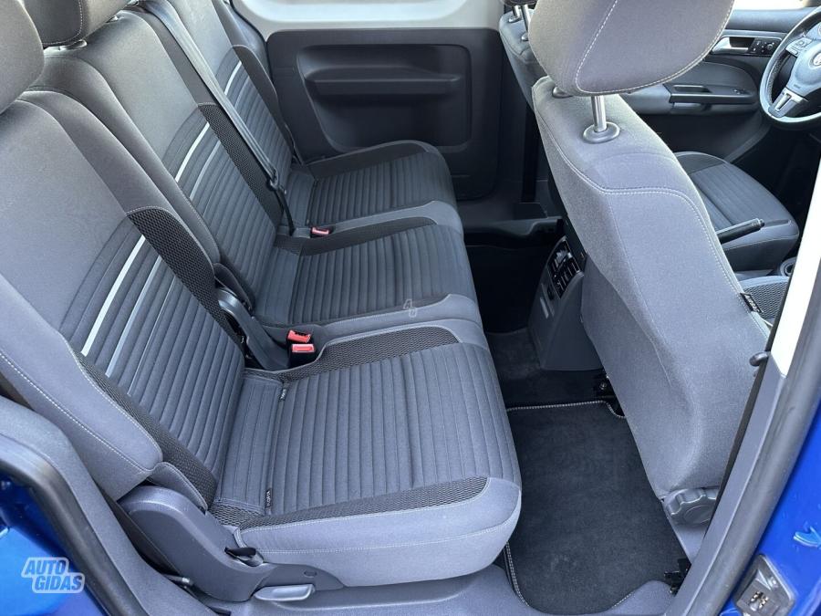 Blue Volkswagen Caddy 2015 in Avizieniai, with an engine capacity of 1.60 L and mileage of 227 thousand km for 9250 €, photo 6 on AUTOMOTO.COM.LV