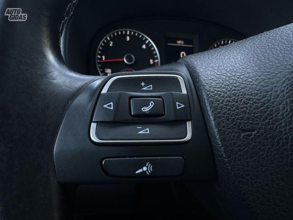 Blue Volkswagen Caddy 2015 in Avizieniai, with an engine capacity of 1.60 L and mileage of 227 thousand km for 9250 €, photo 9 on AUTOMOTO.COM.LV