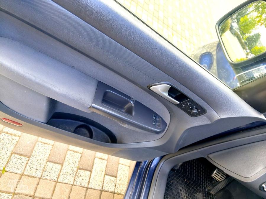 Blue Volkswagen Caddy 2015 in Vilnius, with an engine capacity of 1.60 L and mileage of 0 thousand km for 4600 €, photo 6 on AUTOMOTO.COM.LV