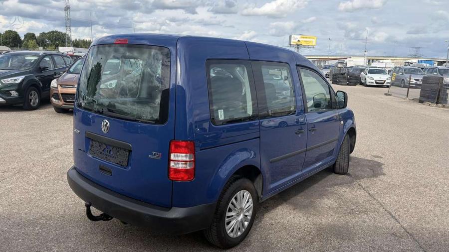 Blue Volkswagen Caddy 2015 in Marijampole, with an engine capacity of 1.60 L and mileage of 290 thousand km for 6999 €, photo 4 on AUTOMOTO.COM.LV