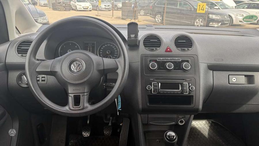 Blue Volkswagen Caddy 2015 in Marijampole, with an engine capacity of 1.60 L and mileage of 290 thousand km for 6999 €, photo 13 on AUTOMOTO.COM.LV