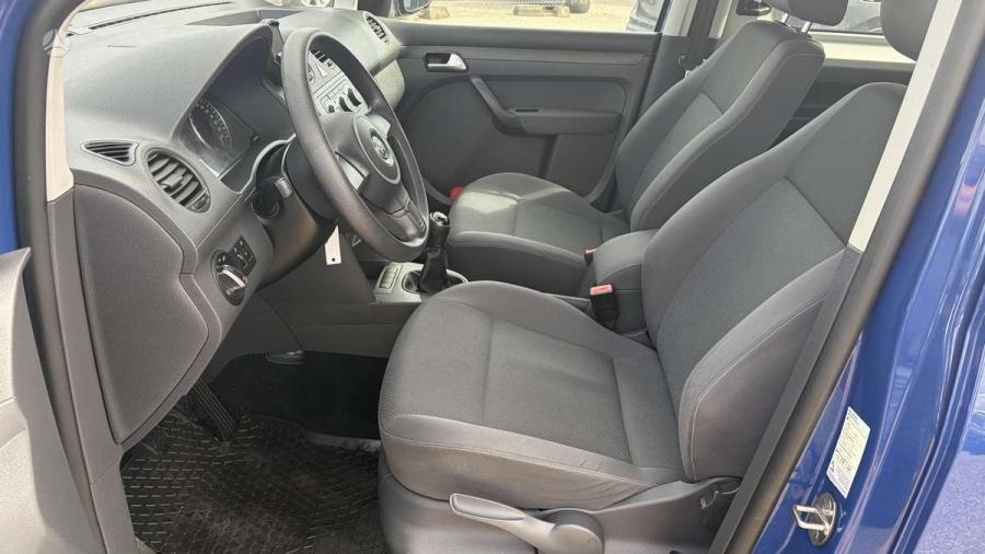 Blue Volkswagen Caddy 2015 in Marijampole, with an engine capacity of 1.60 L and mileage of 290 thousand km for 6999 €, photo 14 on AUTOMOTO.COM.LV