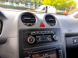 Blue Volkswagen Caddy 2015 in Vilnius, with an engine capacity of 1.60 L and mileage of 460 thousand km for 4450 €, photo 9 on AUTOMOTO.COM.LV