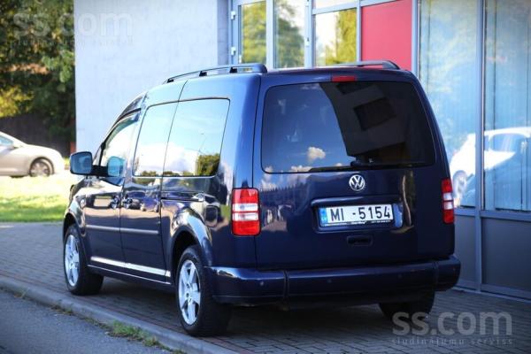 Blue Volkswagen Caddy 2015 in Riga, with an engine capacity of 2.00 L and mileage of 182 thousand km for 8995 €, photo 6 on AUTOMOTO.COM.LV