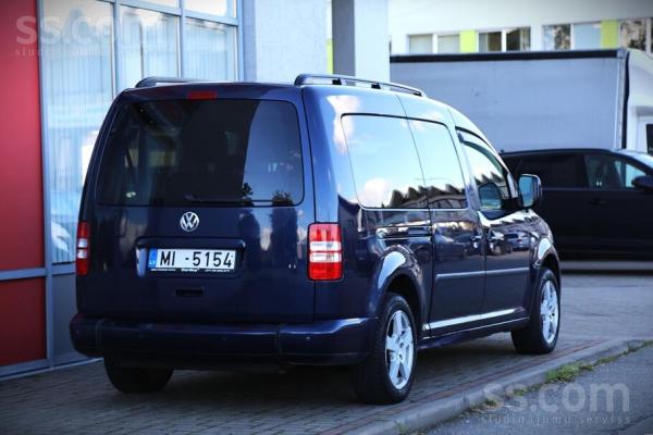 Blue Volkswagen Caddy 2015 in Riga, with an engine capacity of 2.00 L and mileage of 182 thousand km for 8995 €, photo 7 on AUTOMOTO.COM.LV