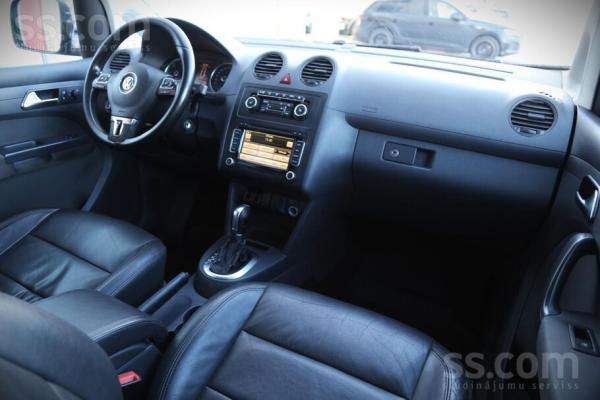 Blue Volkswagen Caddy 2015 in Riga, with an engine capacity of 2.00 L and mileage of 182 thousand km for 8995 €, photo 11 on AUTOMOTO.COM.LV