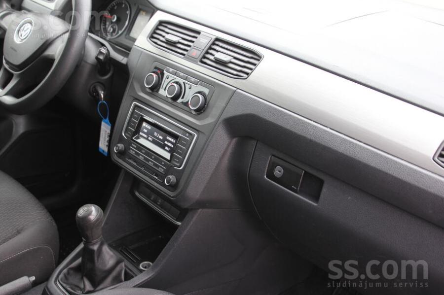 Blue Volkswagen Caddy 2016 in Tukums, with an engine capacity of 2.00 L and mileage of 294 thousand km for 8990 €, photo 9 on AUTOMOTO.COM.LV