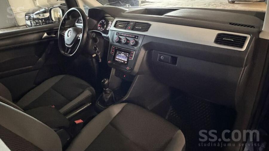 Blue Volkswagen Caddy 2016 in Riga, with an engine capacity of 2.00 L and mileage of 222 thousand km for 10500 €, photo 15 on AUTOMOTO.COM.LV