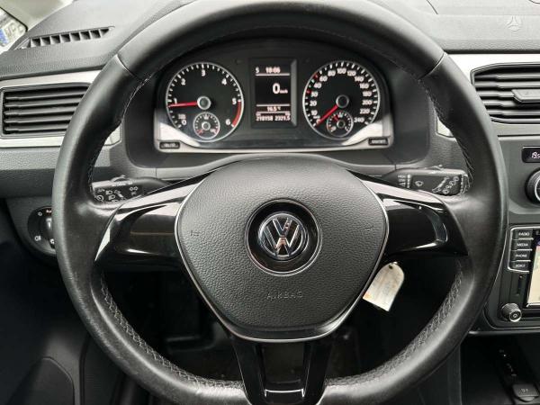 Blue Volkswagen Caddy 2017 in Vilnius, with an engine capacity of 2.00 L and mileage of 218 thousand km for 14750 €, photo 6 on AUTOMOTO.COM.LV