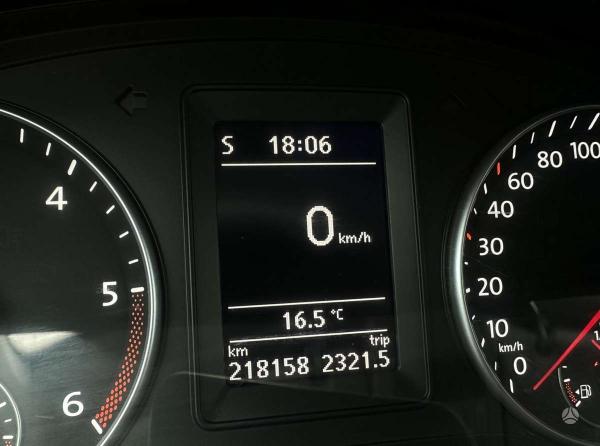 Blue Volkswagen Caddy 2017 in Vilnius, with an engine capacity of 2.00 L and mileage of 218 thousand km for 14750 €, photo 7 on AUTOMOTO.COM.LV