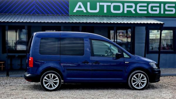Blue Volkswagen Caddy 2018 in Kretinga, with an engine capacity of 2.00 L and mileage of 189 thousand km for 9850 €, photo 8 on AUTOMOTO.COM.LV