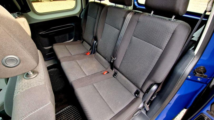 Blue Volkswagen Caddy 2018 in Kretinga, with an engine capacity of 2.00 L and mileage of 189 thousand km for 9850 €, photo 24 on AUTOMOTO.COM.LV