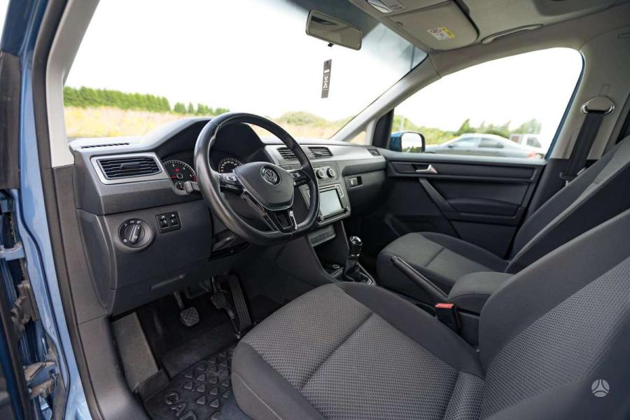 Zils Volkswagen Caddy 2019 Klaipėda, ar dzinēja tilpumu 1.97 L un nobraukumu 101 tūkst. km par 13500 €, foto 18 vietnē AUTOMOTO.COM.LV