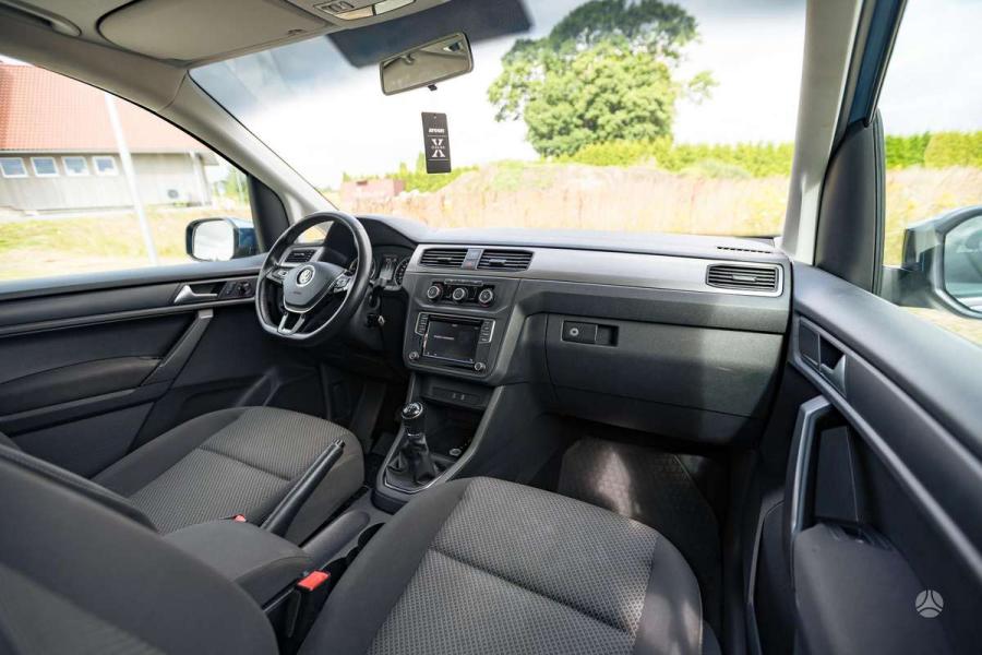 Zils Volkswagen Caddy 2019 Klaipėda, ar dzinēja tilpumu 1.97 L un nobraukumu 101 tūkst. km par 13500 €, foto 30 vietnē AUTOMOTO.COM.LV