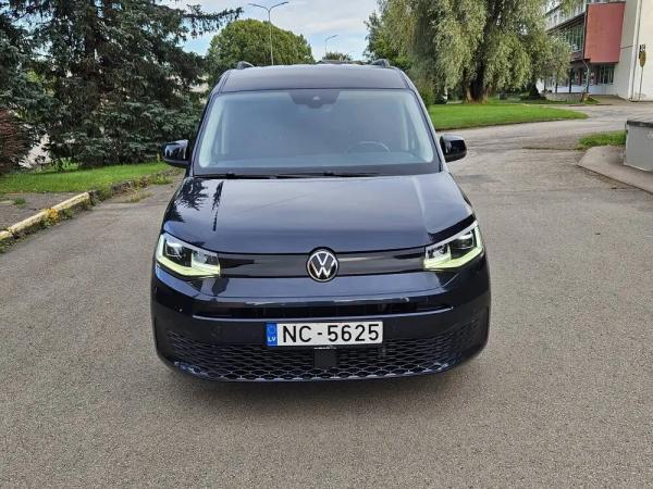 Blue Volkswagen Caddy 2022 in Jekabpils, with an engine capacity of 2.00 L and mileage of 151 thousand km for 19990 €, photo 3 on AUTOMOTO.COM.LV