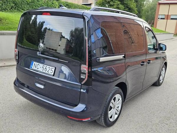 Blue Volkswagen Caddy 2022 in Jekabpils, with an engine capacity of 2.00 L and mileage of 151 thousand km for 19990 €, photo 6 on AUTOMOTO.COM.LV