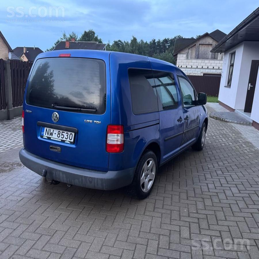 Blue Volkswagen Caddy 2004 in Daugavpils, with an engine capacity of 1.90 L and mileage of 378 thousand km for 2450 €, photo 4 on AUTOMOTO.COM.LV