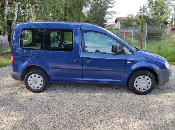 Blue Volkswagen Caddy 2009 in Riga, with an engine capacity of 1.90 L and mileage of 314 thousand km for 4790 €, photo 4 on AUTOMOTO.COM.LV