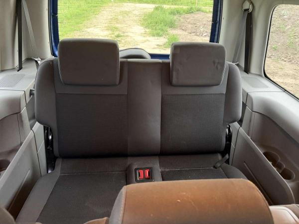 Zils Volkswagen Caddy 2010 Panevēža, ar dzinēja tilpumu 1.90 L un nobraukumu 0 tūkst. km par 5000 €, foto 6 vietnē AUTOMOTO.COM.LV