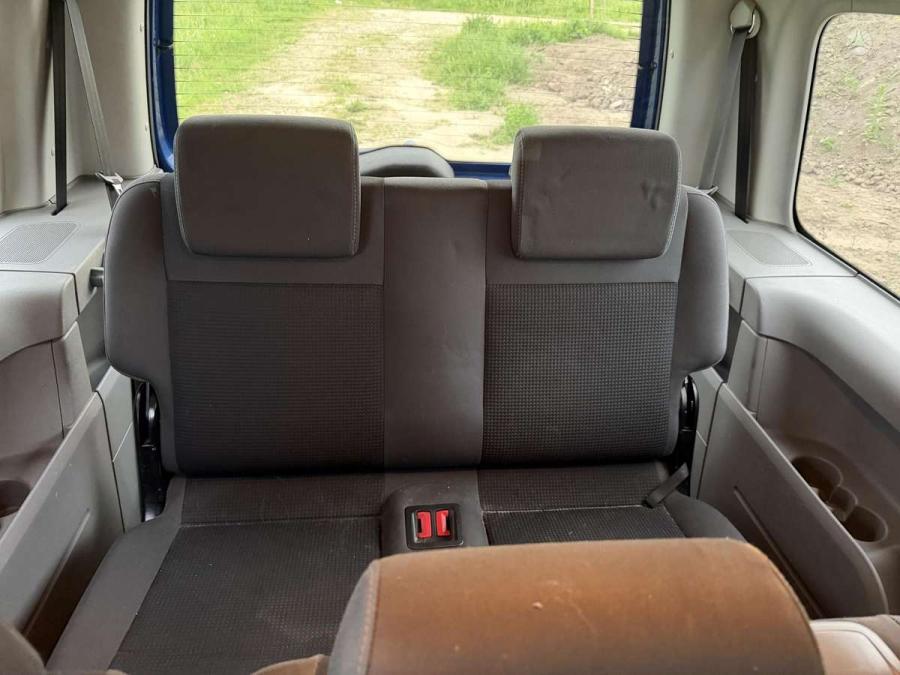 Zils Volkswagen Caddy 2010 Panevēža, ar dzinēja tilpumu 1.90 L un nobraukumu 0 tūkst. km par 5000 €, foto 7 vietnē AUTOMOTO.COM.LV