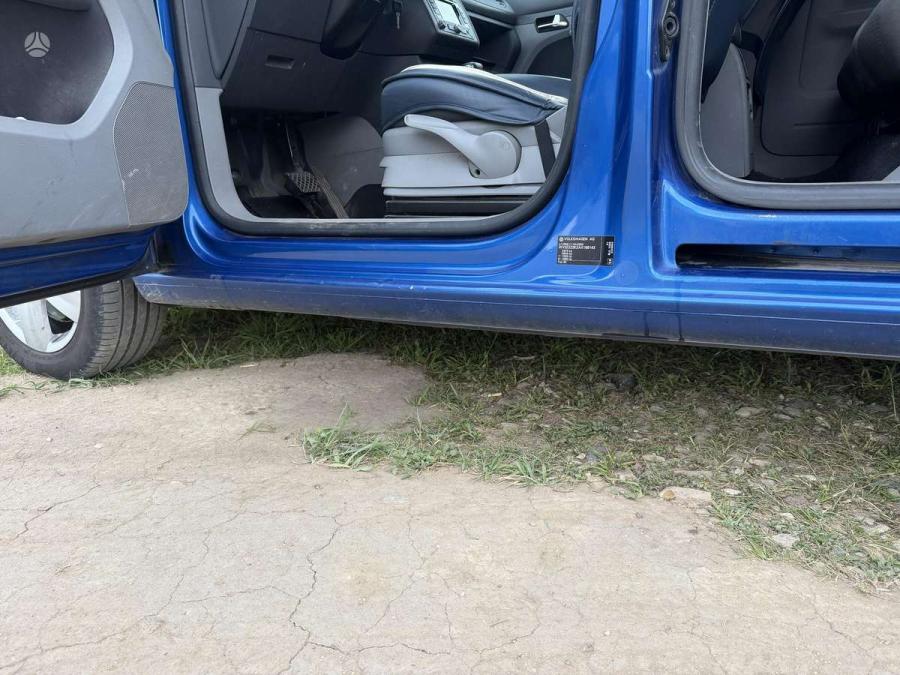 Zils Volkswagen Caddy 2010 Panevēža, ar dzinēja tilpumu 1.90 L un nobraukumu 0 tūkst. km par 5000 €, foto 11 vietnē AUTOMOTO.COM.LV