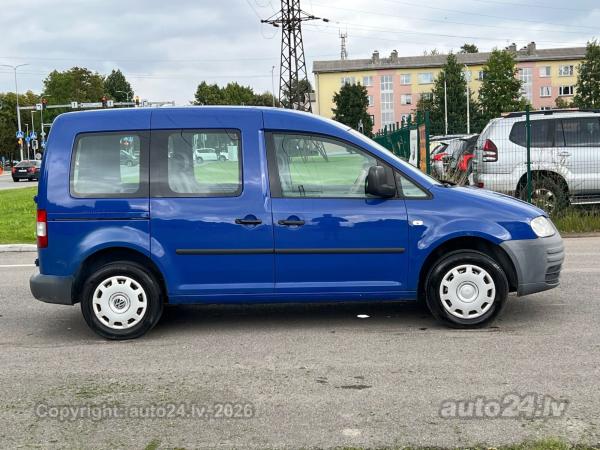 Blue Volkswagen Caddy 2010 in Narva, with an engine capacity of 1.40 L and mileage of 235 thousand km for 1999 €, photo 5 on AUTOMOTO.COM.LV
