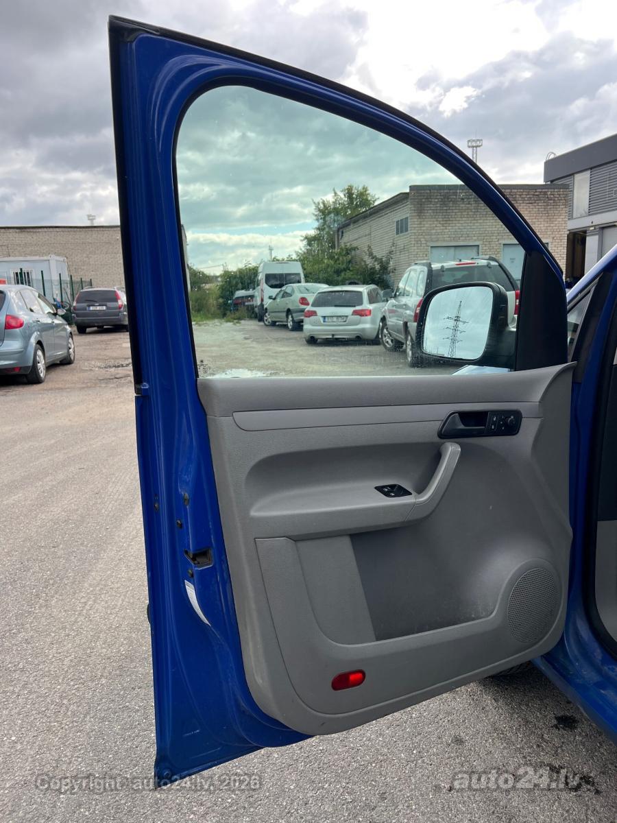 Blue Volkswagen Caddy 2010 in Narva, with an engine capacity of 1.40 L and mileage of 235 thousand km for 1999 €, photo 11 on AUTOMOTO.COM.LV