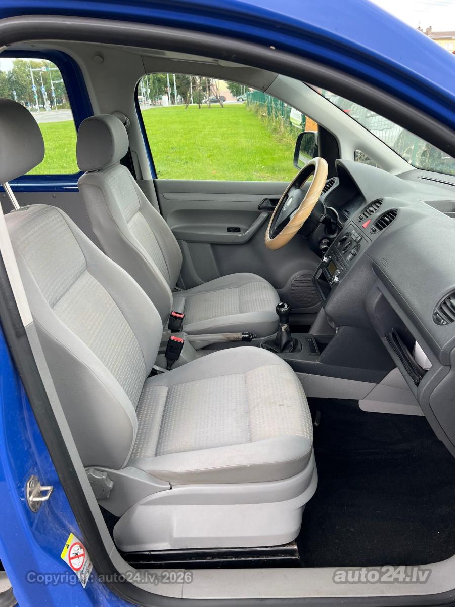 Blue Volkswagen Caddy 2010 in Narva, with an engine capacity of 1.40 L and mileage of 235 thousand km for 1999 €, photo 16 on AUTOMOTO.COM.LV