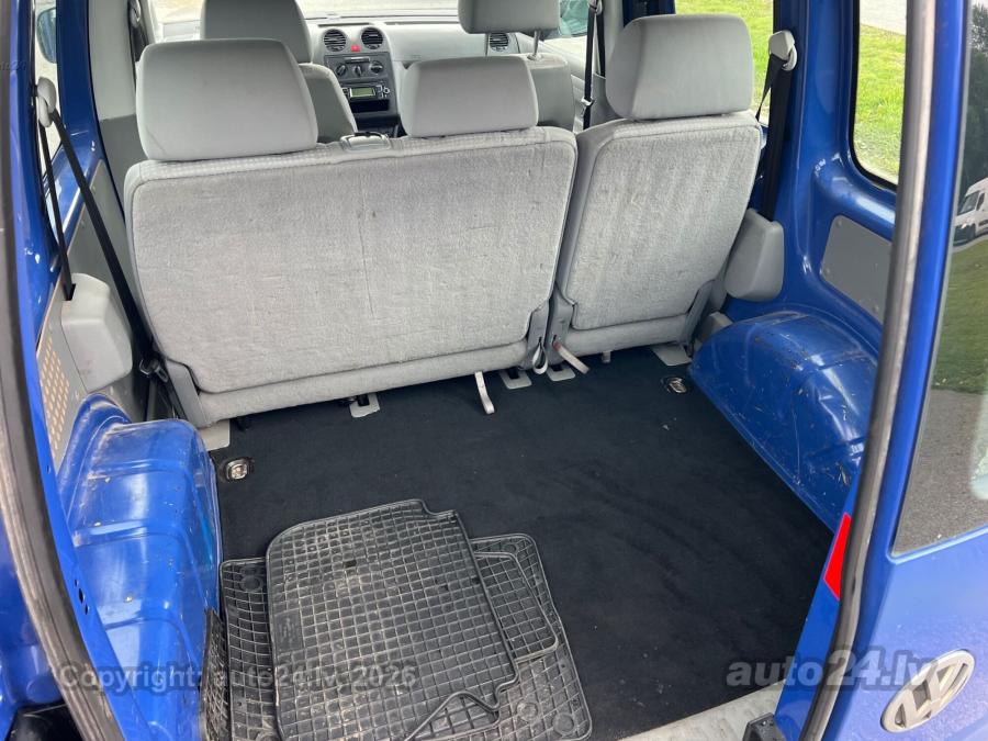 Blue Volkswagen Caddy 2010 in Narva, with an engine capacity of 1.40 L and mileage of 235 thousand km for 1999 €, photo 20 on AUTOMOTO.COM.LV