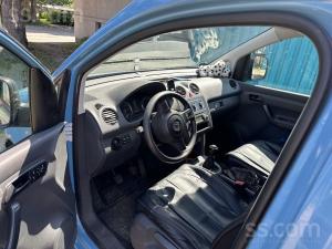 Zils Volkswagen Caddy 2011 Liepāja, ar dzinēja tilpumu 1.60 L un nobraukumu 245 tūkst. km par 5300 €, foto 3 vietnē AUTOMOTO.COM.LV