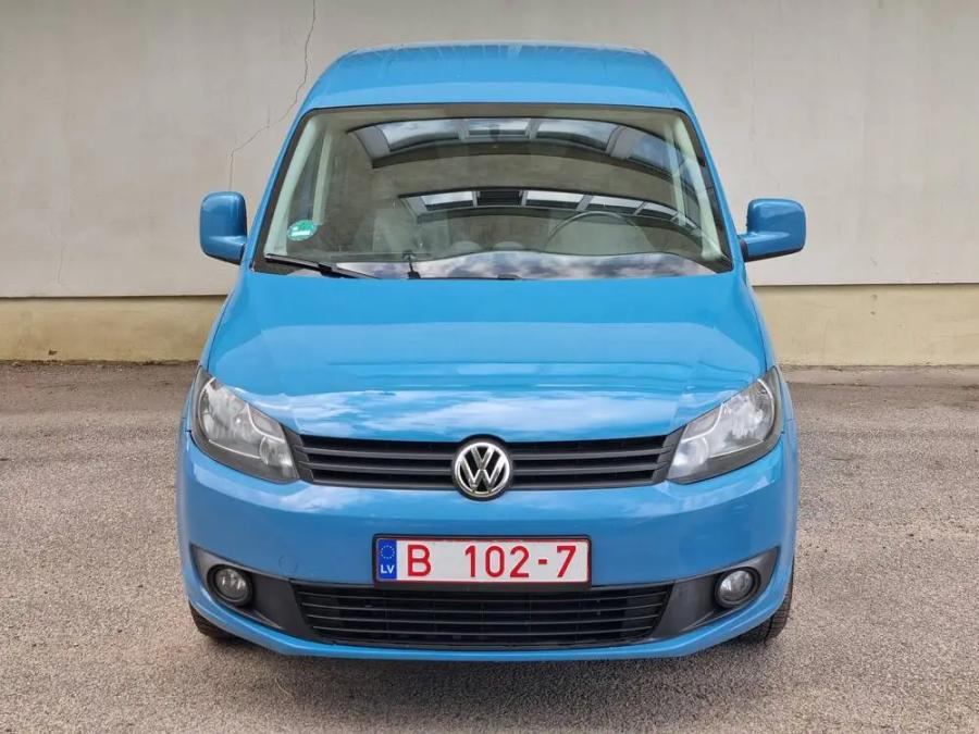 Blue Volkswagen Caddy 2011 in Ogre, with an engine capacity of 1.60 L and mileage of 335 thousand km for 5850 €, photo 3 on AUTOMOTO.COM.LV