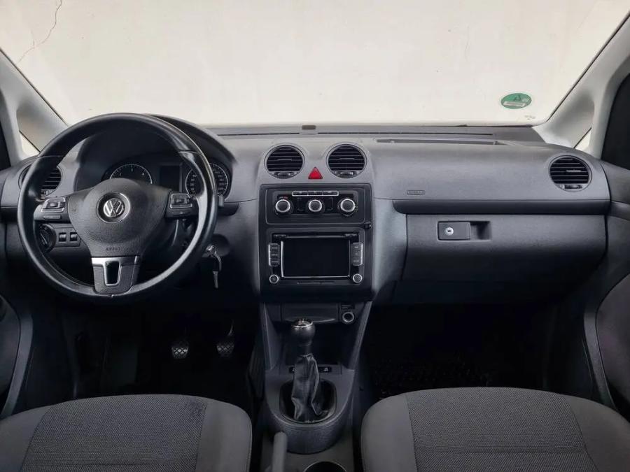 Blue Volkswagen Caddy 2011 in Ogre, with an engine capacity of 1.60 L and mileage of 335 thousand km for 5850 €, photo 14 on AUTOMOTO.COM.LV