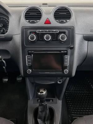 Blue Volkswagen Caddy 2011 in Ogre, with an engine capacity of 1.60 L and mileage of 335 thousand km for 5850 €, photo 15 on AUTOMOTO.COM.LV