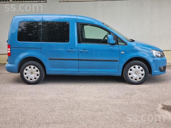 Blue Volkswagen Caddy 2011 in Ogre, with an engine capacity of 1.60 L and mileage of 335 thousand km for 5850 €, photo 4 on AUTOMOTO.COM.LV