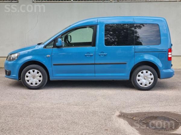 Blue Volkswagen Caddy 2011 in Ogre, with an engine capacity of 1.60 L and mileage of 335 thousand km for 5850 €, photo 5 on AUTOMOTO.COM.LV