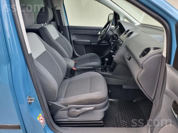 Blue Volkswagen Caddy 2011 in Ogre, with an engine capacity of 1.60 L and mileage of 335 thousand km for 5850 €, photo 9 on AUTOMOTO.COM.LV