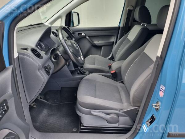Blue Volkswagen Caddy 2011 in Ogre, with an engine capacity of 1.60 L and mileage of 335 thousand km for 5850 €, photo 10 on AUTOMOTO.COM.LV