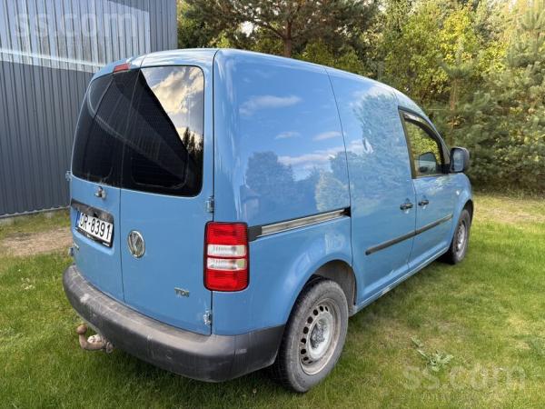 Blue Volkswagen Caddy 2012 in Jelgava, with an engine capacity of 1.60 L and mileage of 306 thousand km for 4000 €, photo 4 on AUTOMOTO.COM.LV