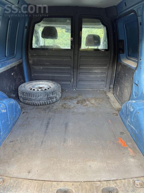 Blue Volkswagen Caddy 2012 in Jelgava, with an engine capacity of 1.60 L and mileage of 306 thousand km for 4000 €, photo 8 on AUTOMOTO.COM.LV