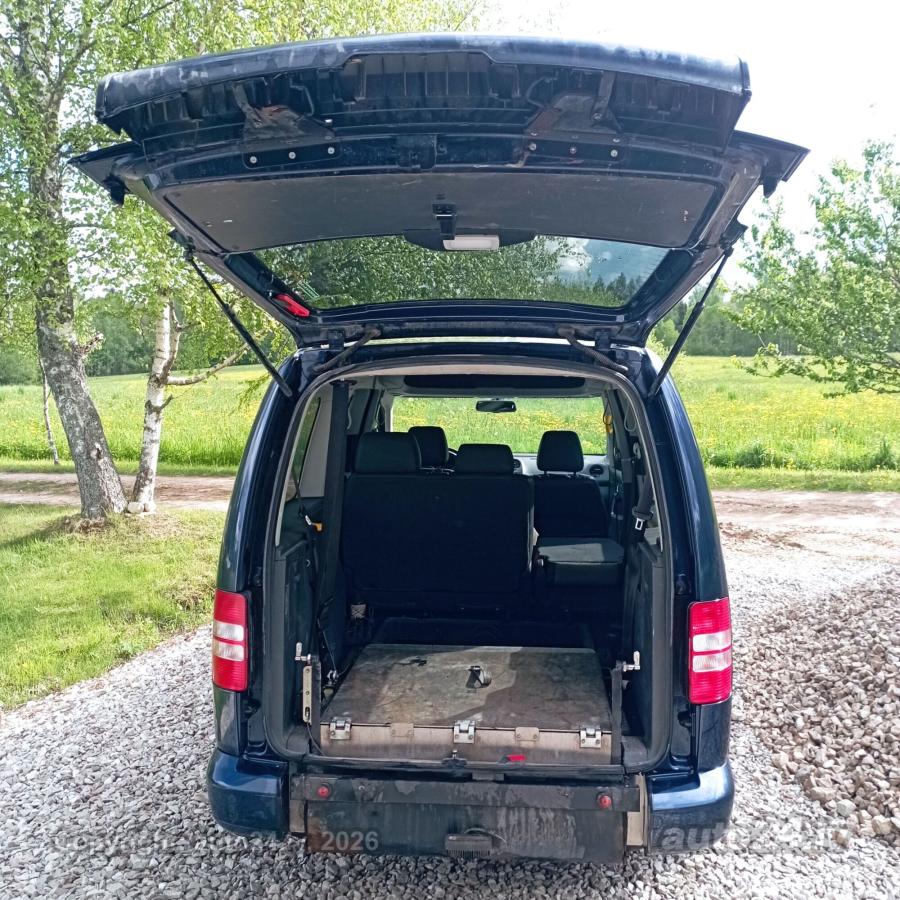 Blue Volkswagen Caddy 2014 in Tallinn, with an engine capacity of 2.00 L and mileage of 0 thousand km for 7000 €, photo 5 on AUTOMOTO.COM.LV