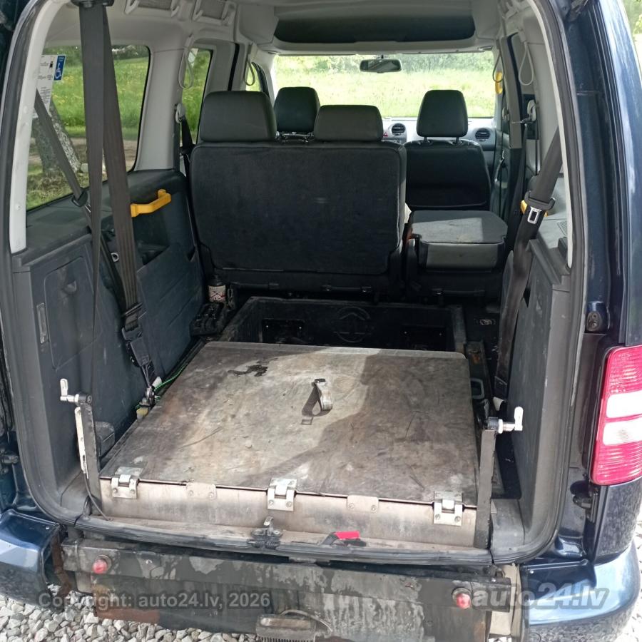 Blue Volkswagen Caddy 2014 in Tallinn, with an engine capacity of 2.00 L and mileage of 0 thousand km for 7000 €, photo 6 on AUTOMOTO.COM.LV