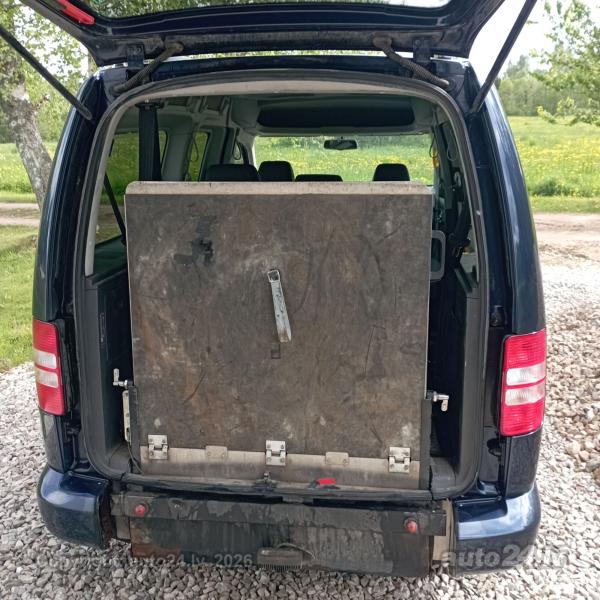 Blue Volkswagen Caddy 2014 in Tallinn, with an engine capacity of 2.00 L and mileage of 0 thousand km for 7000 €, photo 7 on AUTOMOTO.COM.LV