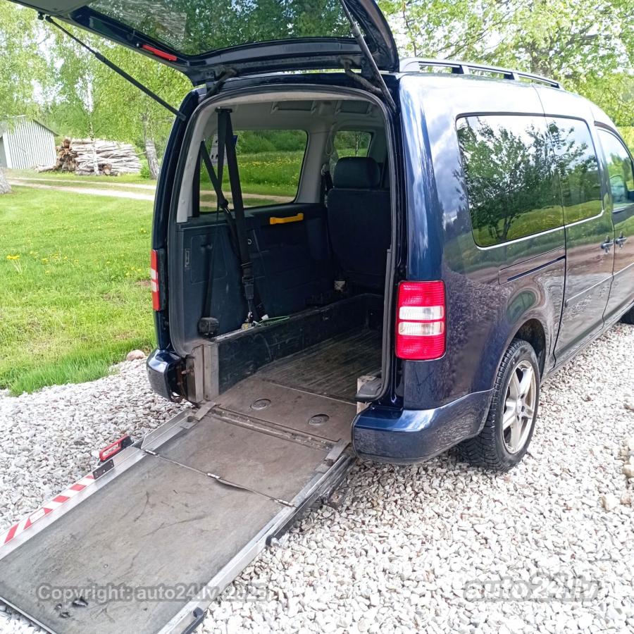 Blue Volkswagen Caddy 2014 in Tallinn, with an engine capacity of 2.00 L and mileage of 0 thousand km for 7000 €, photo 12 on AUTOMOTO.COM.LV