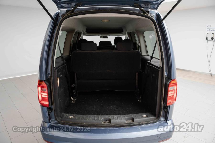 Zils Volkswagen Caddy 2017 Tallina, ar dzinēja tilpumu 1.40 L un nobraukumu 180 tūkst. km par 16000 €, foto 16 vietnē AUTOMOTO.COM.LV