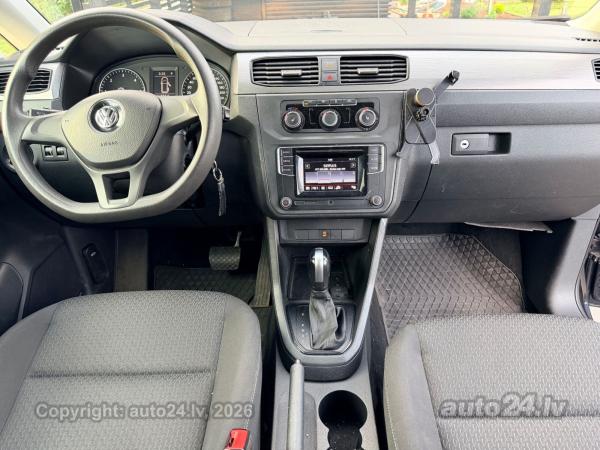 Blue Volkswagen Caddy 2017 in Tallinn, with an engine capacity of 2.00 L and mileage of 221 thousand km for 17800 €, photo 10 on AUTOMOTO.COM.LV