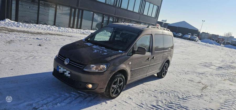 Brown Volkswagen Caddy 2011 in Kaunas, with an engine capacity of 1.60 L and mileage of 400 thousand km for 5324 €, photo 9 on AUTOMOTO.COM.LV