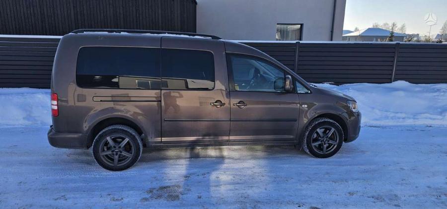 Brown Volkswagen Caddy 2011 in Kaunas, with an engine capacity of 1.60 L and mileage of 400 thousand km for 5324 €, photo 14 on AUTOMOTO.COM.LV