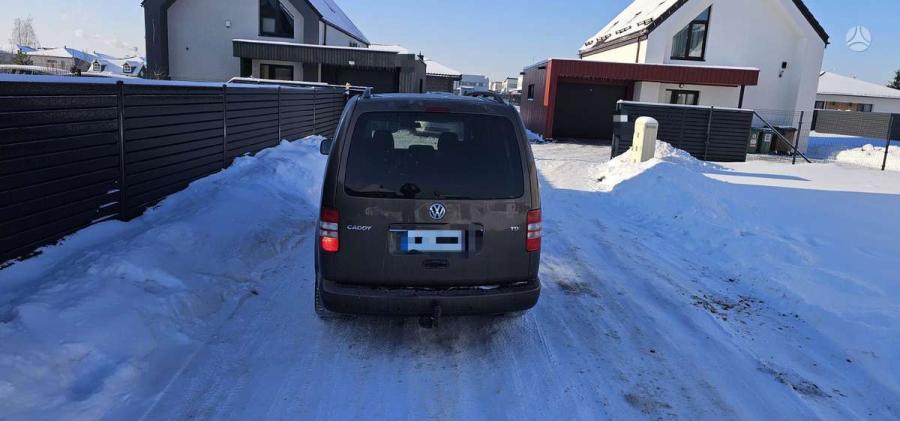 Brown Volkswagen Caddy 2011 in Kaunas, with an engine capacity of 1.60 L and mileage of 400 thousand km for 5324 €, photo 16 on AUTOMOTO.COM.LV